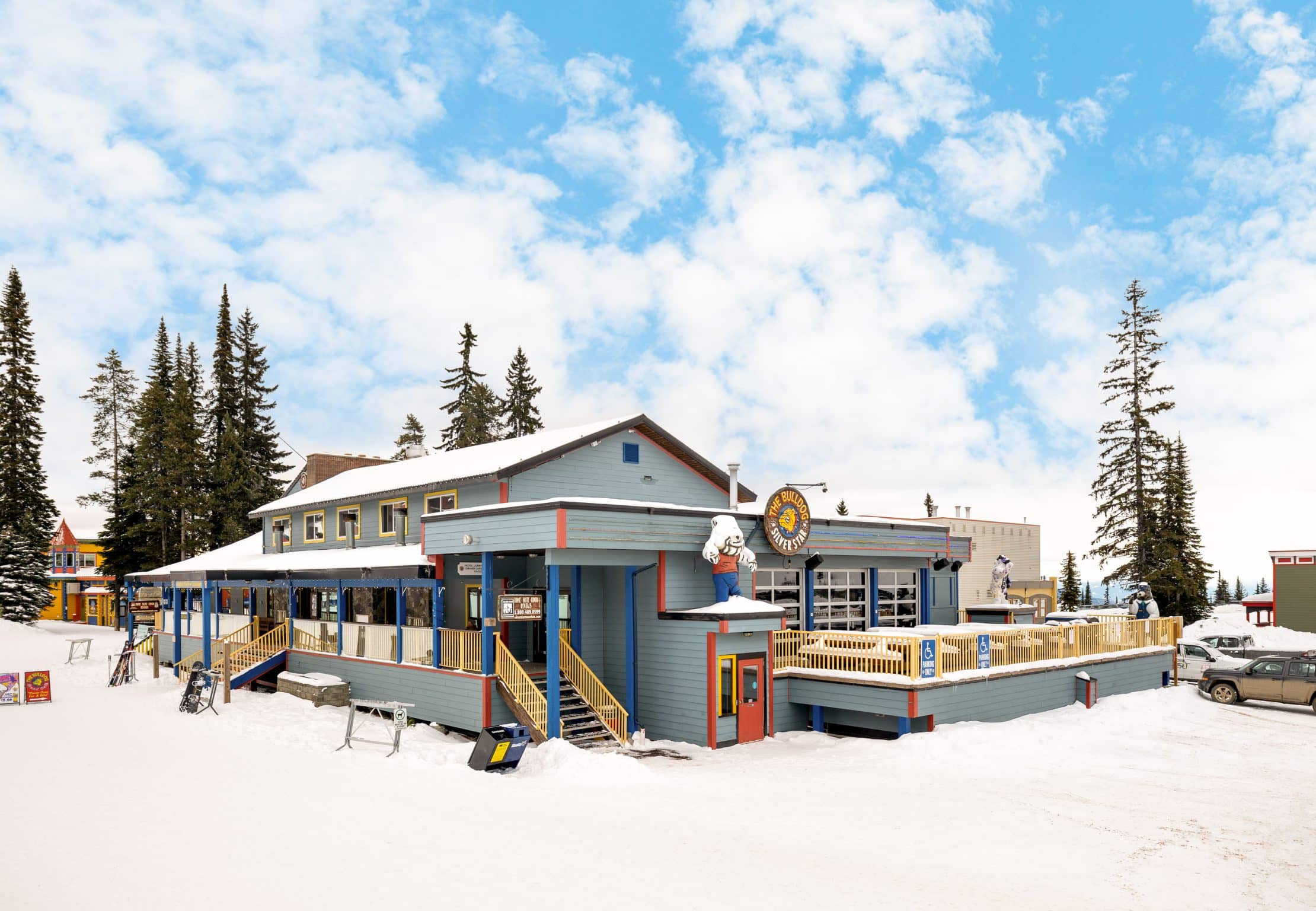 Hotel Silver Star Canada | The Bulldog