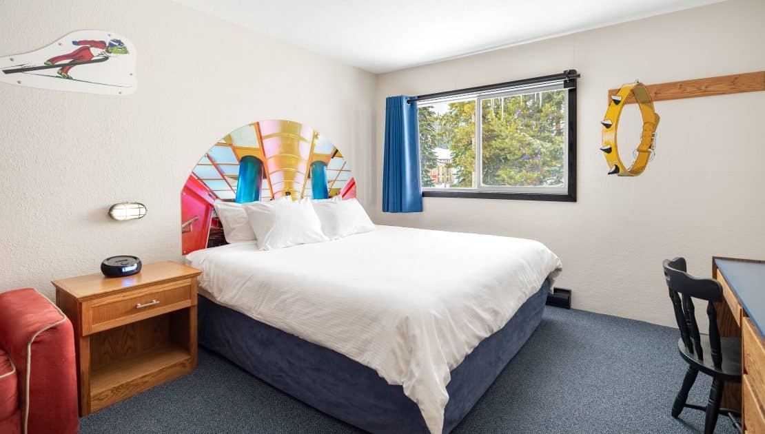 Hotel Silver Star Canada | The Bulldog